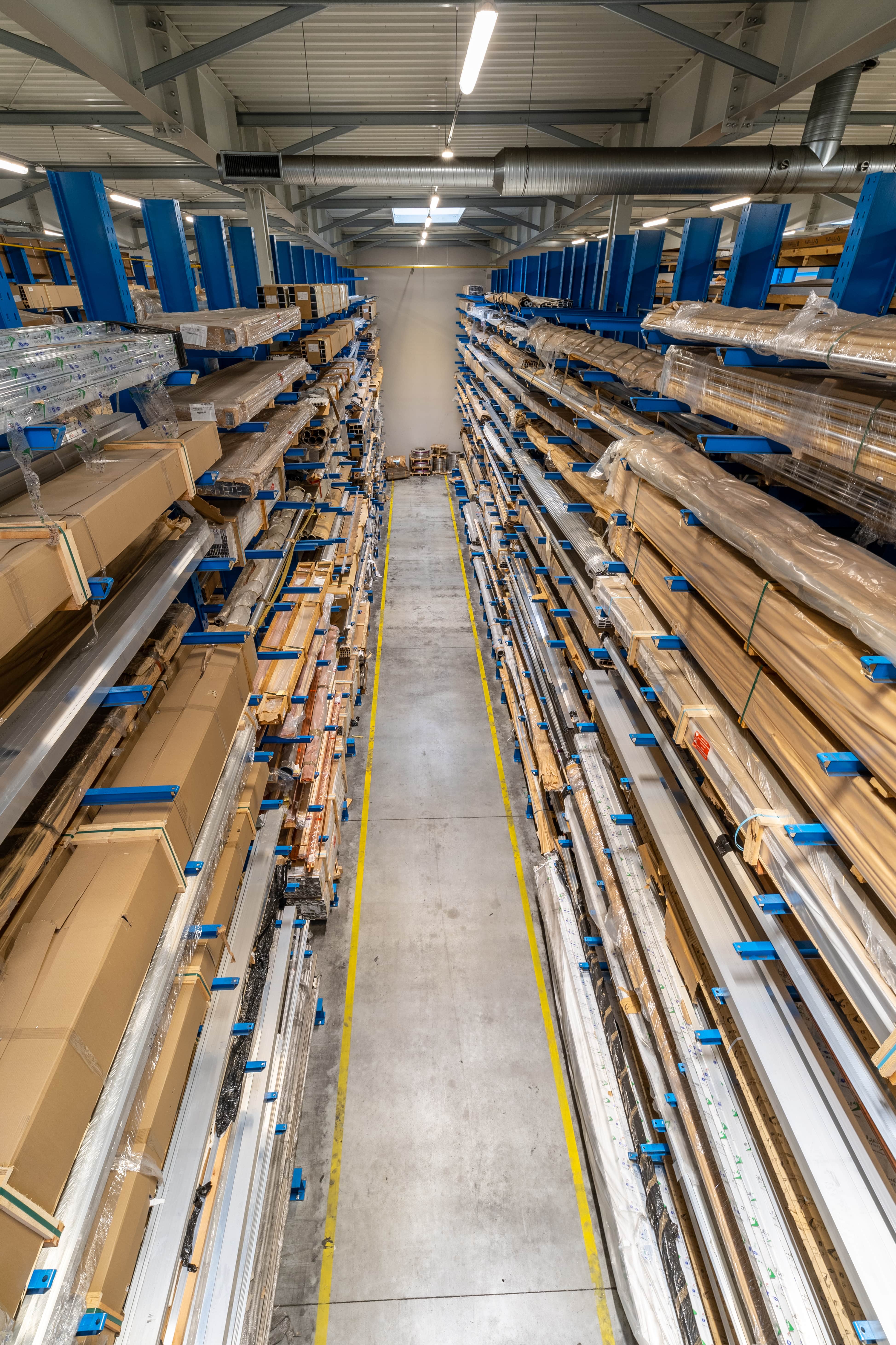 Kragarmregale für Bleche, Stangen, Profile | OHRA GmbH